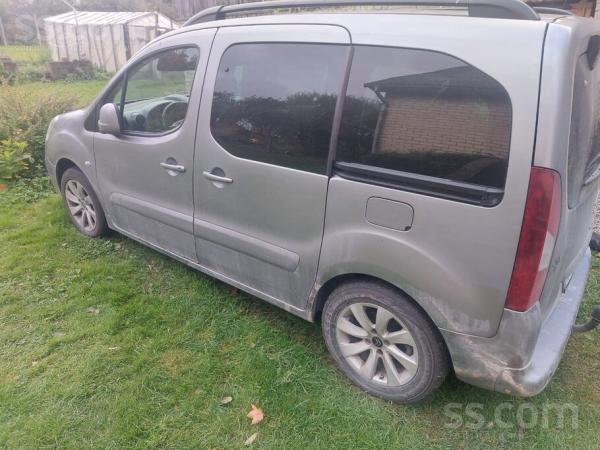 Pelēks Citroen Berlingo 2017 Tukums, ar dzinēja tilpumu 1.60 L un nobraukumu 227 tūkst. km par 3000 €, foto 3 vietnē AUTOMOTO.COM.LV