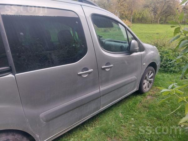 Pelēks Citroen Berlingo 2017 Tukums, ar dzinēja tilpumu 1.60 L un nobraukumu 227 tūkst. km par 3000 €, foto 4 vietnē AUTOMOTO.COM.LV