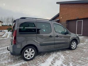 Grey Citroen Berlingo 2017 in Pakruojis, with an engine capacity of 1.20 L and mileage of 102 thousand km for 5750 €, photo 11 on AUTOMOTO.COM.LV
