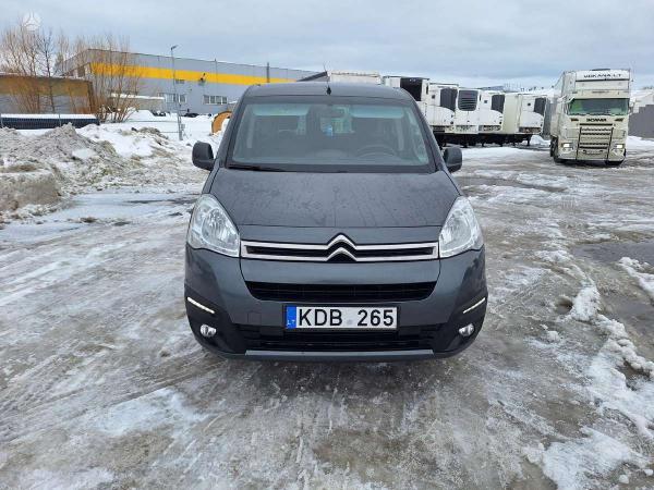 Grey Citroen Berlingo 2017 in Klaipeda, with an engine capacity of 1.56 L and mileage of 161 thousand km for 5200 €, photo 1 on AUTOMOTO.COM.LV