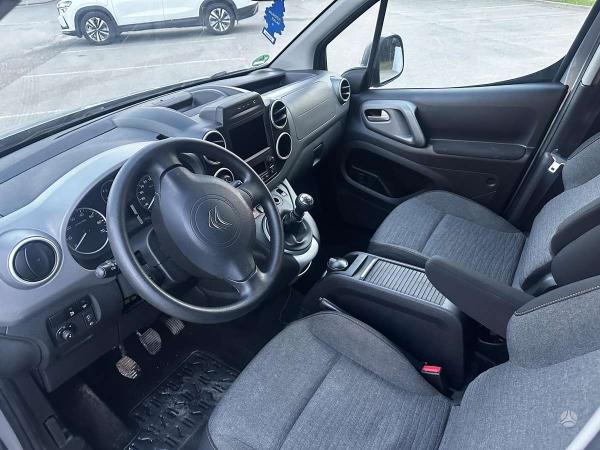 Pelēks Citroen Berlingo 2017 Kauņa, ar dzinēja tilpumu 1.58 L un nobraukumu 50 tūkst. km par 7900 €, foto 9 vietnē AUTOMOTO.COM.LV