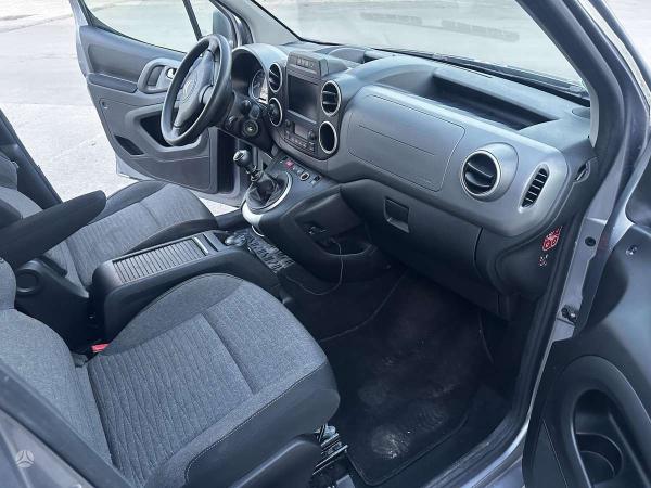 Pelēks Citroen Berlingo 2017 Kauņa, ar dzinēja tilpumu 1.58 L un nobraukumu 50 tūkst. km par 7900 €, foto 10 vietnē AUTOMOTO.COM.LV