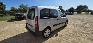 Pelēks Citroen Berlingo 2017 Klaipėda, ar dzinēja tilpumu 1.56 L un nobraukumu 237 tūkst. km par 3500 €, foto 4 vietnē AUTOMOTO.COM.LV