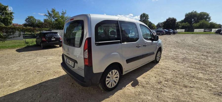 Pelēks Citroen Berlingo 2017 Klaipėda, ar dzinēja tilpumu 1.56 L un nobraukumu 237 tūkst. km par 3500 €, foto 4 vietnē AUTOMOTO.COM.LV