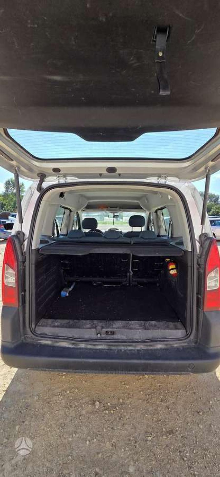Pelēks Citroen Berlingo 2017 Klaipėda, ar dzinēja tilpumu 1.56 L un nobraukumu 237 tūkst. km par 3500 €, foto 5 vietnē AUTOMOTO.COM.LV