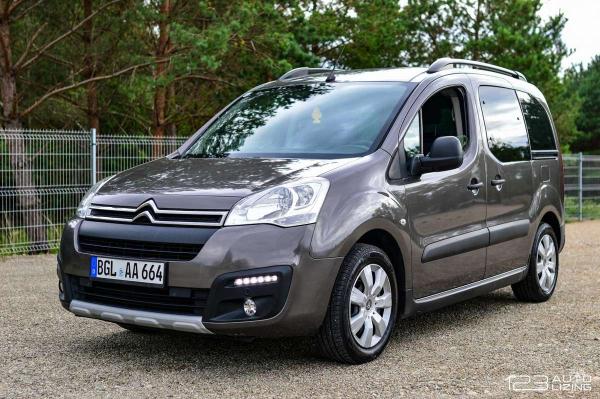 Grey Citroen Berlingo 2017 in Kretinga, with an engine capacity of 1.60 L and mileage of 253 thousand km for 6999 €, photo 1 on AUTOMOTO.COM.LV