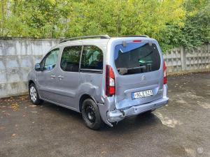 Grey Citroen Berlingo 2017 in Kaunas, with an engine capacity of 1.20 L and mileage of 119 thousand km for 2900 €, photo 7 on AUTOMOTO.COM.LV