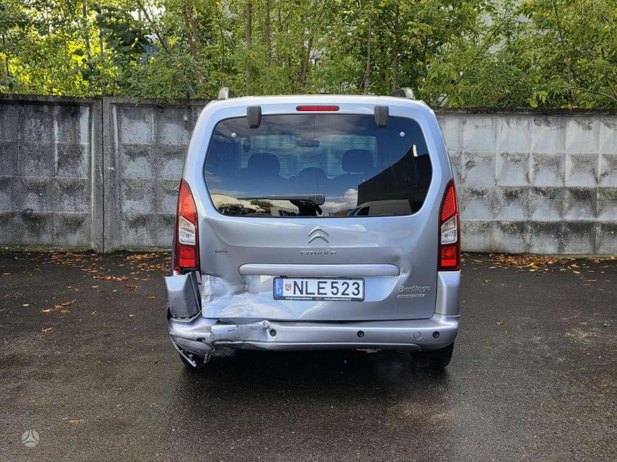 Grey Citroen Berlingo 2017 in Kaunas, with an engine capacity of 1.20 L and mileage of 119 thousand km for 2900 €, photo 8 on AUTOMOTO.COM.LV