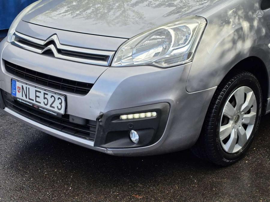 Grey Citroen Berlingo 2017 in Kaunas, with an engine capacity of 1.20 L and mileage of 119 thousand km for 2900 €, photo 11 on AUTOMOTO.COM.LV