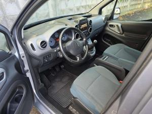 Grey Citroen Berlingo 2017 in Kaunas, with an engine capacity of 1.20 L and mileage of 119 thousand km for 2900 €, photo 19 on AUTOMOTO.COM.LV