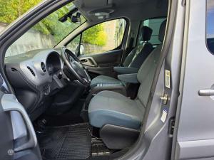 Grey Citroen Berlingo 2017 in Kaunas, with an engine capacity of 1.20 L and mileage of 119 thousand km for 2900 €, photo 21 on AUTOMOTO.COM.LV
