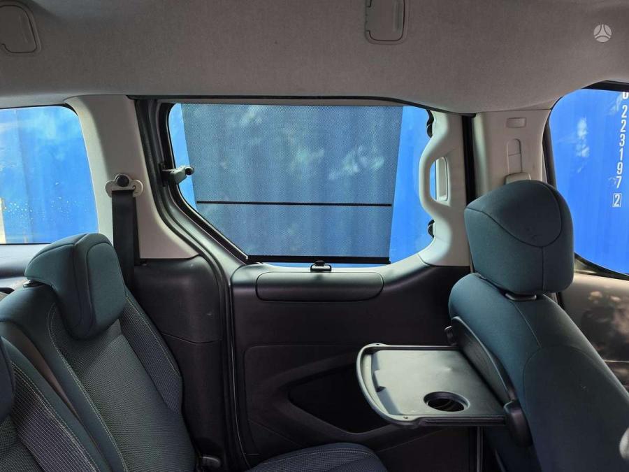 Grey Citroen Berlingo 2017 in Kaunas, with an engine capacity of 1.20 L and mileage of 119 thousand km for 2900 €, photo 25 on AUTOMOTO.COM.LV
