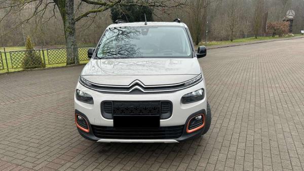 Pelēks Citroen Berlingo 2018 Viļņa, ar dzinēja tilpumu 1.50 L un nobraukumu 162 tūkst. km par 14850 €, foto 1 vietnē AUTOMOTO.COM.LV