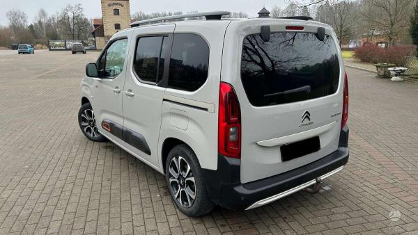 Pelēks Citroen Berlingo 2018 Viļņa, ar dzinēja tilpumu 1.50 L un nobraukumu 162 tūkst. km par 14850 €, foto 6 vietnē AUTOMOTO.COM.LV