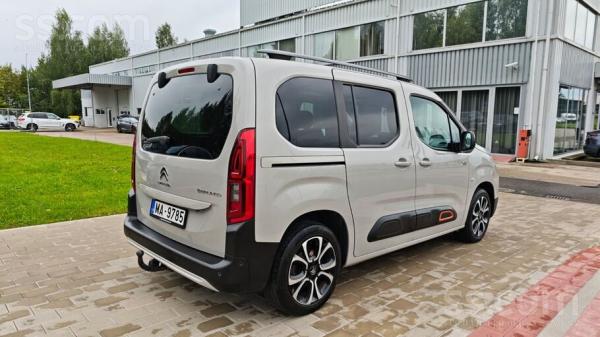 Grey Citroen Berlingo 2018 in Jelgava, with an engine capacity of 1.50 L and mileage of 204 thousand km for 10500 €, photo 1 on AUTOMOTO.COM.LV
