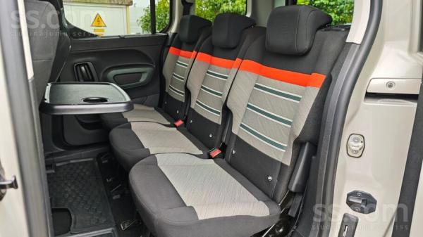Grey Citroen Berlingo 2018 in Jelgava, with an engine capacity of 1.50 L and mileage of 204 thousand km for 10500 €, photo 6 on AUTOMOTO.COM.LV