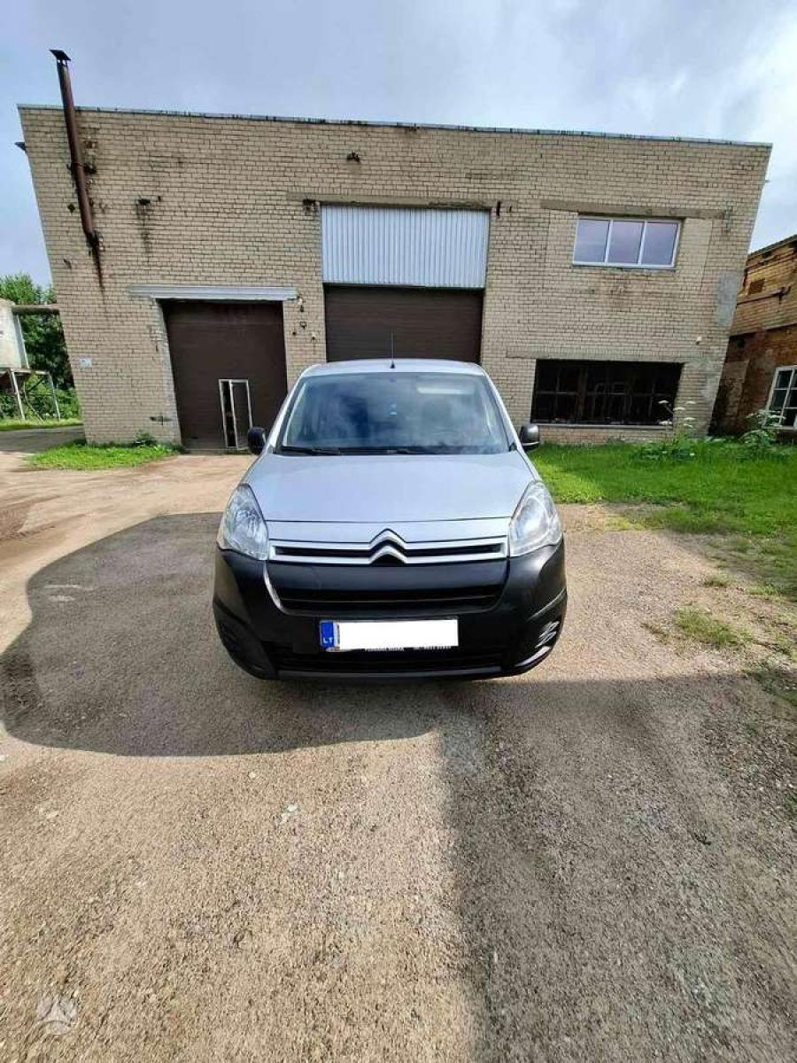 Pelēks Citroen Berlingo 2018 Kupiškis, ar dzinēja tilpumu 1.60 L un nobraukumu 247 tūkst. km par 7450 €, foto 4 vietnē AUTOMOTO.COM.LV