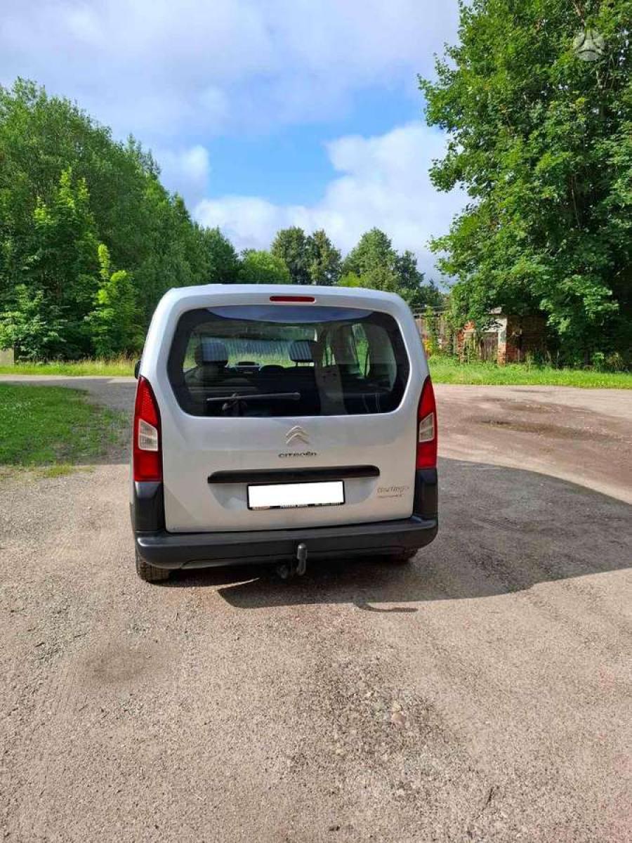 Pelēks Citroen Berlingo 2018 Kupiškis, ar dzinēja tilpumu 1.60 L un nobraukumu 247 tūkst. km par 7450 €, foto 5 vietnē AUTOMOTO.COM.LV