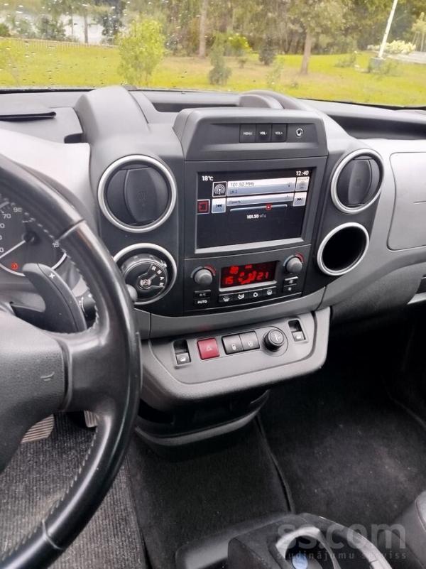 Pelēks Citroen Berlingo 2018 Rīga, ar dzinēja tilpumu 1.60 L un nobraukumu 154 tūkst. km par 5600 €, foto 6 vietnē AUTOMOTO.COM.LV