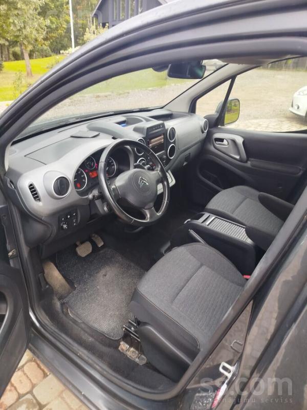Pelēks Citroen Berlingo 2018 Rīga, ar dzinēja tilpumu 1.60 L un nobraukumu 154 tūkst. km par 5600 €, foto 7 vietnē AUTOMOTO.COM.LV
