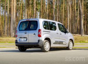 Pelēks Citroen Berlingo 2019 Rīga, ar dzinēja tilpumu 1.50 L un nobraukumu 248 tūkst. km par 6790 €, foto 3 vietnē AUTOMOTO.COM.LV