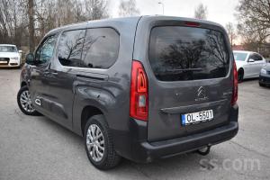 Pelēks Citroen Berlingo 2019 Kuldīga, ar dzinēja tilpumu 1.50 L un nobraukumu 0 tūkst. km par 9990 €, foto 4 vietnē AUTOMOTO.COM.LV