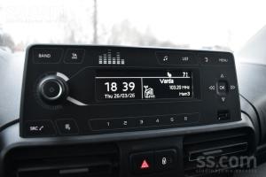 Pelēks Citroen Berlingo 2019 Kuldīga, ar dzinēja tilpumu 1.50 L un nobraukumu 0 tūkst. km par 9990 €, foto 10 vietnē AUTOMOTO.COM.LV