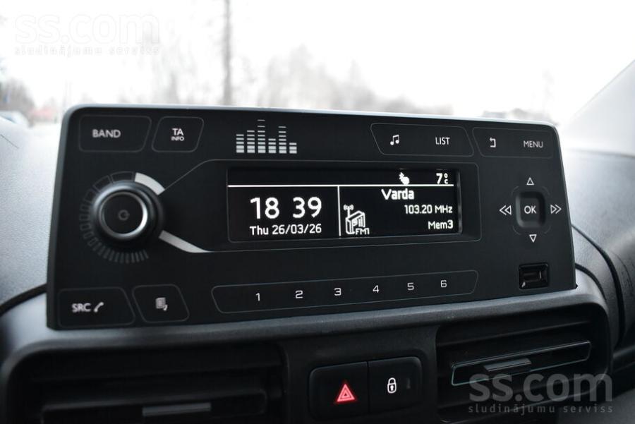 Pelēks Citroen Berlingo 2019 Kuldīga, ar dzinēja tilpumu 1.50 L un nobraukumu 0 tūkst. km par 9990 €, foto 10 vietnē AUTOMOTO.COM.LV