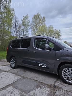 Pelēks Citroen Berlingo 2019 Rīga, ar dzinēja tilpumu 1.50 L un nobraukumu 169 tūkst. km par 12000 €, foto 4 vietnē AUTOMOTO.COM.LV