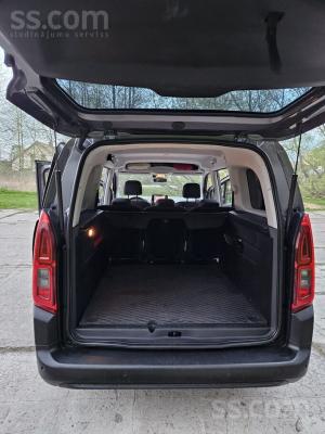 Pelēks Citroen Berlingo 2019 Rīga, ar dzinēja tilpumu 1.50 L un nobraukumu 169 tūkst. km par 12000 €, foto 17 vietnē AUTOMOTO.COM.LV