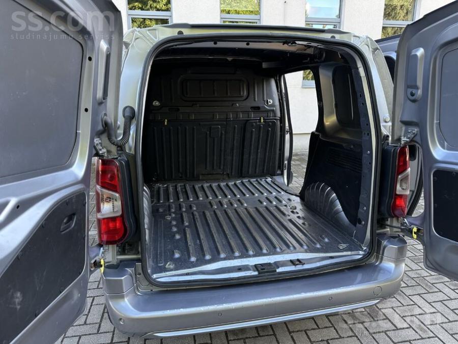 Pelēks Citroen Berlingo 2019 Jelgava, ar dzinēja tilpumu 1.50 L un nobraukumu 307 tūkst. km par 8950 €, foto 8 vietnē AUTOMOTO.COM.LV