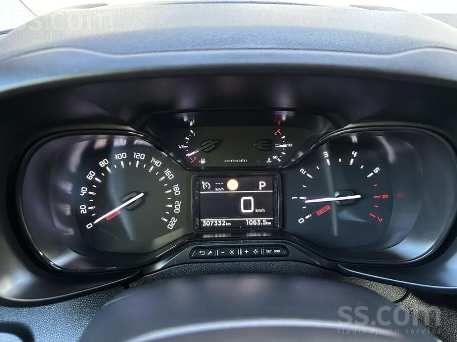 Pelēks Citroen Berlingo 2019 Jelgava, ar dzinēja tilpumu 1.50 L un nobraukumu 307 tūkst. km par 8950 €, foto 24 vietnē AUTOMOTO.COM.LV