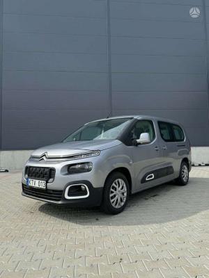 Grey Citroen Berlingo 2019 in Siauliai, with an engine capacity of 1.20 L and mileage of 83 thousand km for 10950 €, photo  on AUTOMOTO.COM.LV
