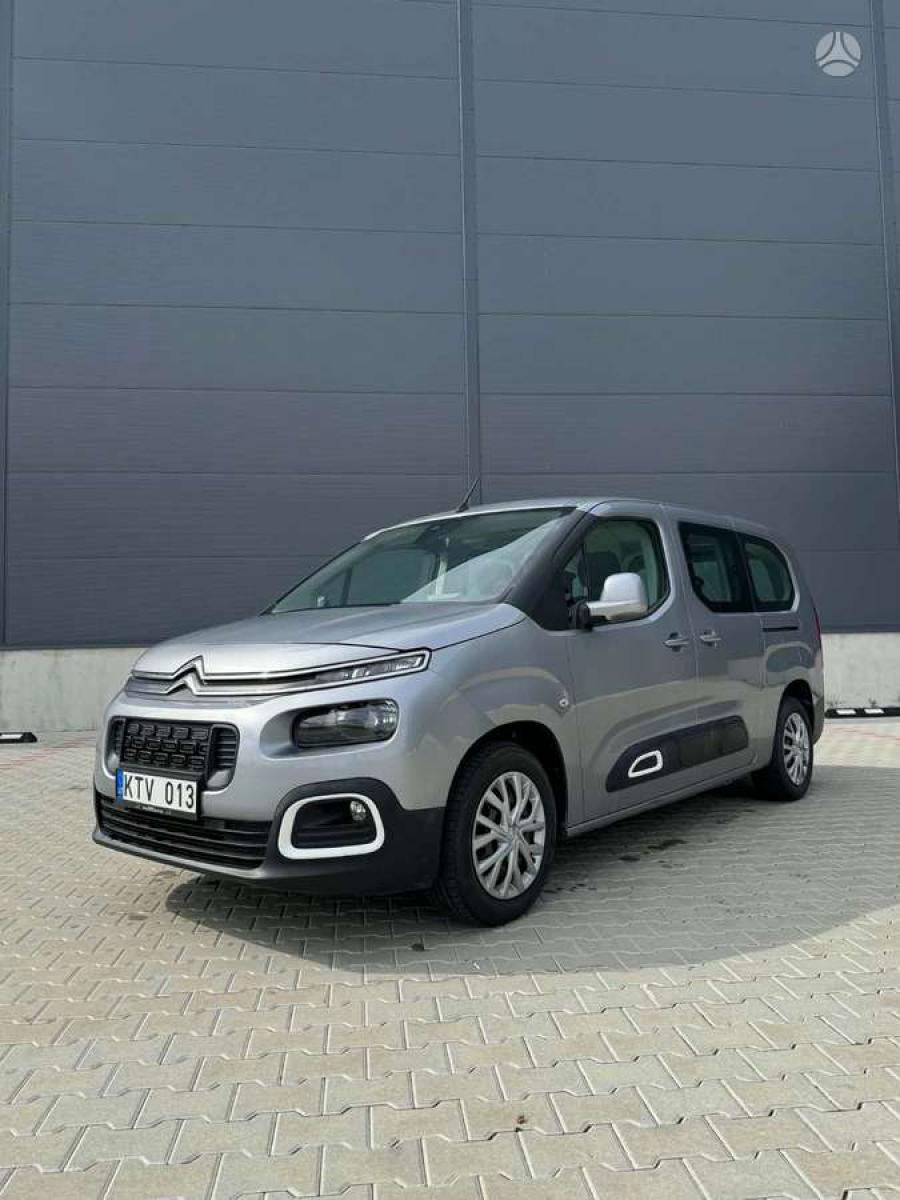 Grey Citroen Berlingo 2019 in Siauliai, with an engine capacity of 1.20 L and mileage of 83 thousand km for 10950 €, photo 1 on AUTOMOTO.COM.LV
