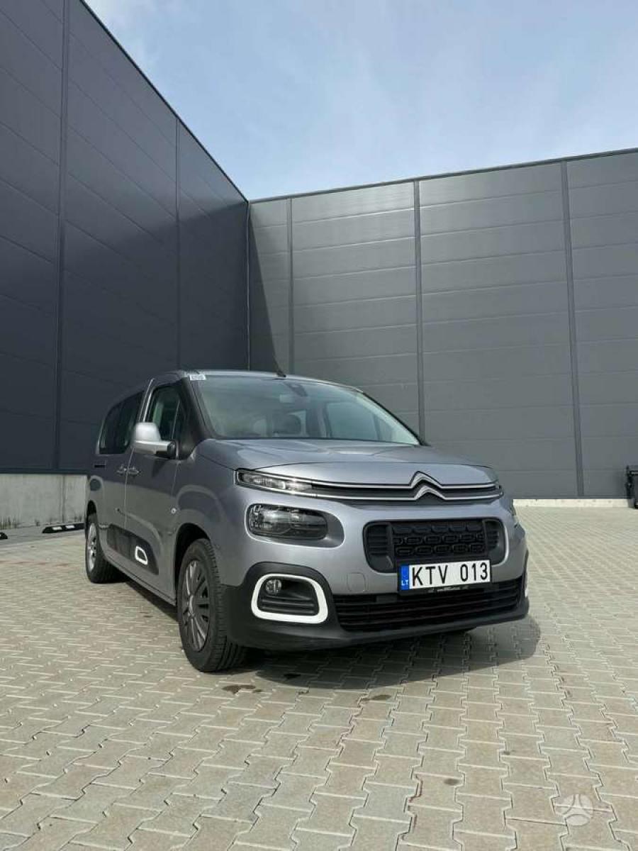 Grey Citroen Berlingo 2019 in Siauliai, with an engine capacity of 1.20 L and mileage of 83 thousand km for 10950 €, photo 3 on AUTOMOTO.COM.LV