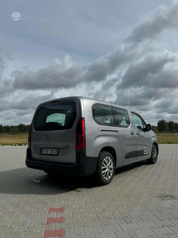 Pelēks Citroen Berlingo 2019 Šauļi, ar dzinēja tilpumu 1.20 L un nobraukumu 83 tūkst. km par 10950 €, foto 3 vietnē AUTOMOTO.COM.LV