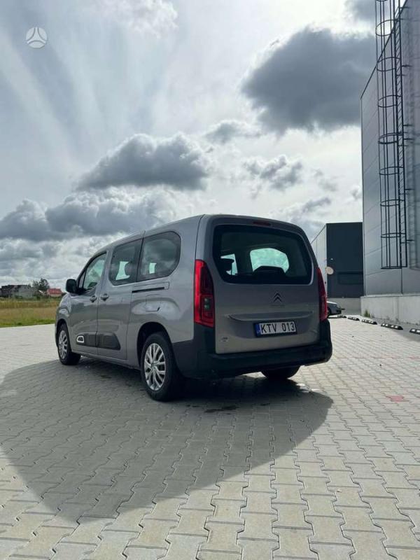 Pelēks Citroen Berlingo 2019 Šauļi, ar dzinēja tilpumu 1.20 L un nobraukumu 83 tūkst. km par 10950 €, foto 4 vietnē AUTOMOTO.COM.LV