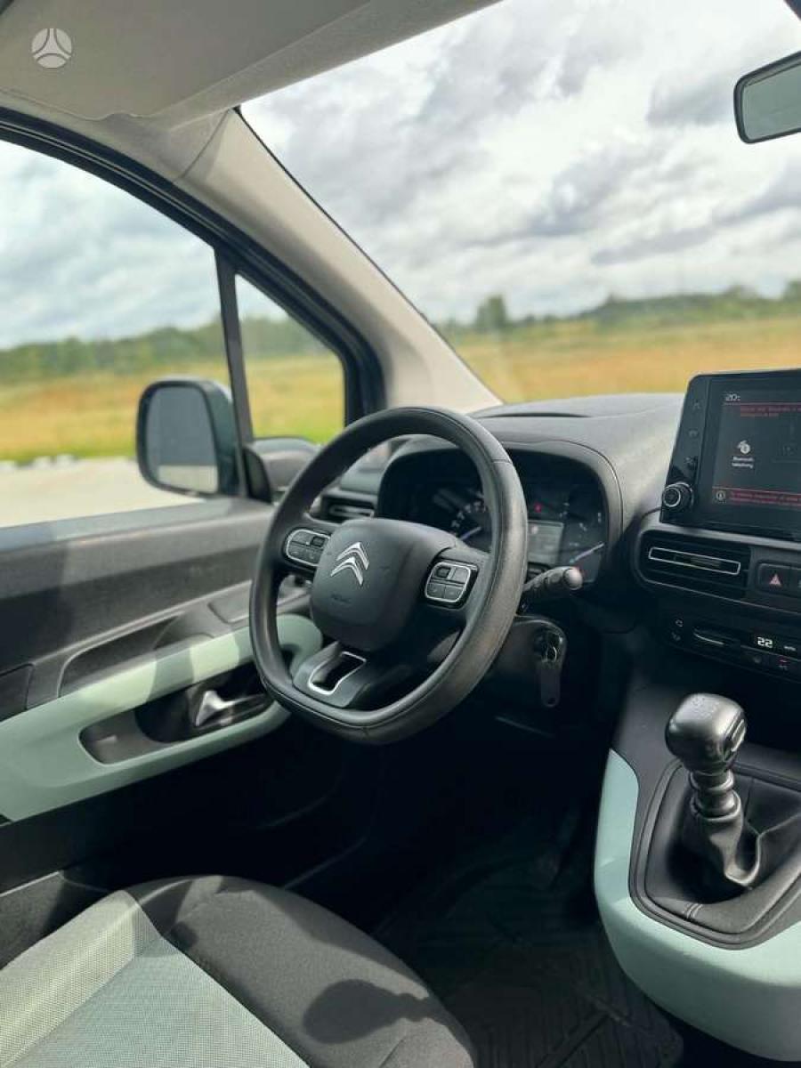 Grey Citroen Berlingo 2019 in Siauliai, with an engine capacity of 1.20 L and mileage of 83 thousand km for 10950 €, photo 8 on AUTOMOTO.COM.LV