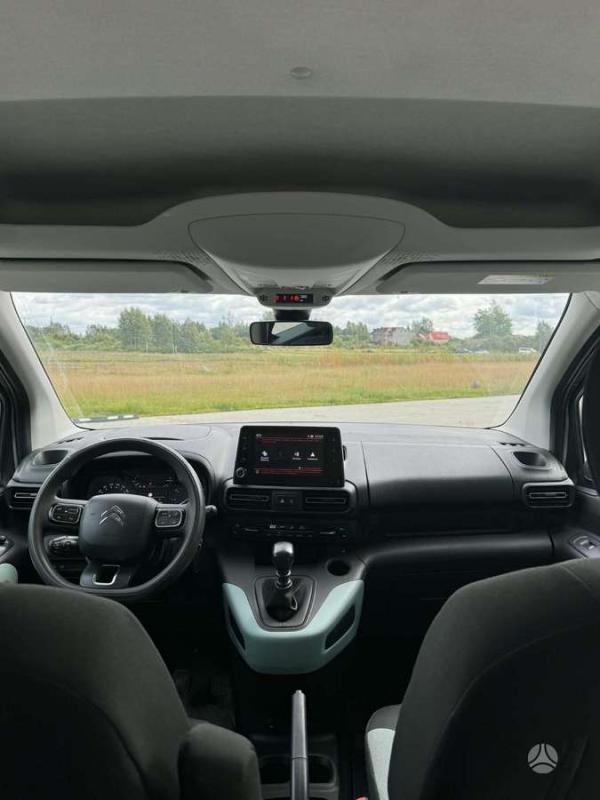 Pelēks Citroen Berlingo 2019 Šauļi, ar dzinēja tilpumu 1.20 L un nobraukumu 83 tūkst. km par 10950 €, foto 8 vietnē AUTOMOTO.COM.LV