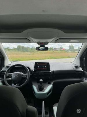 Grey Citroen Berlingo 2019 in Siauliai, with an engine capacity of 1.20 L and mileage of 83 thousand km for 10950 €, photo 9 on AUTOMOTO.COM.LV