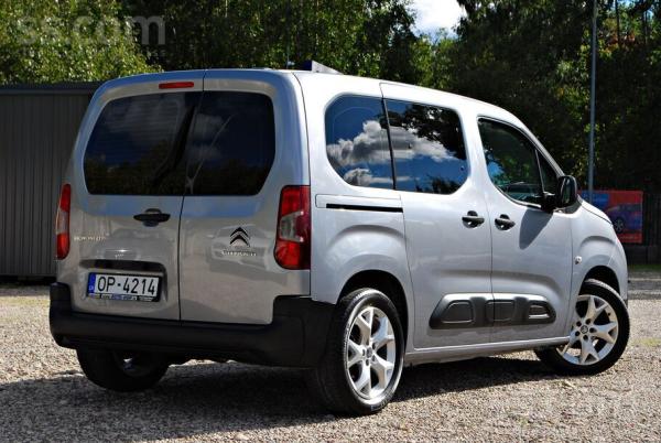 Grey Citroen Berlingo 2019 in Tukums, with an engine capacity of 1.50 L and mileage of 195 thousand km for 8700 €, photo 3 on AUTOMOTO.COM.LV