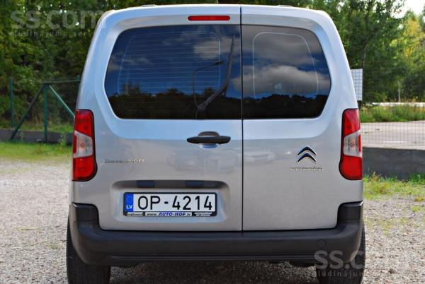 Grey Citroen Berlingo 2019 in Tukums, with an engine capacity of 1.50 L and mileage of 195 thousand km for 8700 €, photo 5 on AUTOMOTO.COM.LV