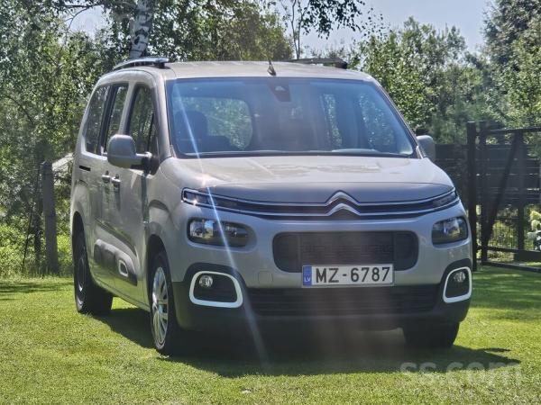 Pelēks Citroen Berlingo 2019 Rīga, ar dzinēja tilpumu 1.20 L un nobraukumu 153 tūkst. km par 11000 €, foto 1 vietnē AUTOMOTO.COM.LV