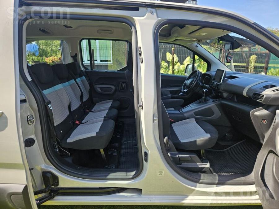 Pelēks Citroen Berlingo 2019 Rīga, ar dzinēja tilpumu 1.20 L un nobraukumu 153 tūkst. km par 11000 €, foto 4 vietnē AUTOMOTO.COM.LV