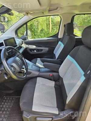 Pelēks Citroen Berlingo 2019 Rīga, ar dzinēja tilpumu 1.20 L un nobraukumu 153 tūkst. km par 11000 €, foto 13 vietnē AUTOMOTO.COM.LV
