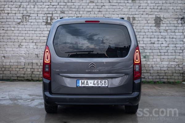 Grey Citroen Berlingo 2019 in Liepaja, with an engine capacity of 1.50 L and mileage of 177 thousand km for 12850 €, photo 4 on AUTOMOTO.COM.LV