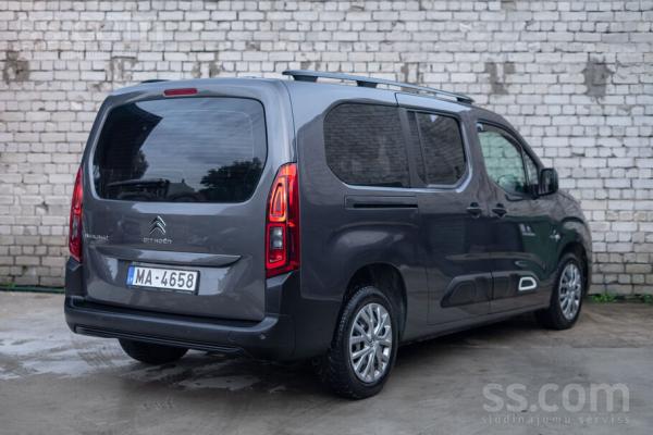 Grey Citroen Berlingo 2019 in Liepaja, with an engine capacity of 1.50 L and mileage of 177 thousand km for 12850 €, photo 5 on AUTOMOTO.COM.LV