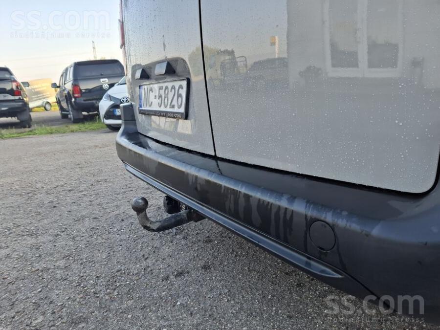 Grey Citroen Berlingo 2019 in Talsi, with an engine capacity of 1.50 L and mileage of 299 thousand km for 6900 €, photo 28 on AUTOMOTO.COM.LV