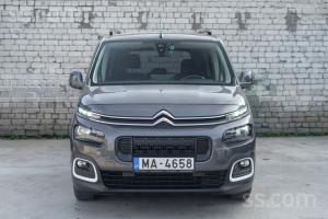 Pelēks Citroen Berlingo 2019 Liepāja, ar dzinēja tilpumu 1.50 L un nobraukumu 177 tūkst. km par 12850 €, foto 3 vietnē AUTOMOTO.COM.LV