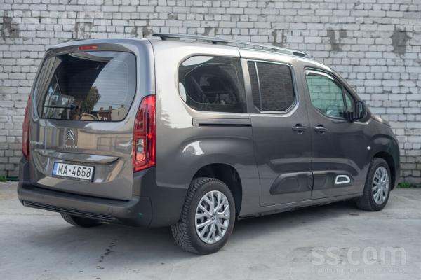 Pelēks Citroen Berlingo 2019 Liepāja, ar dzinēja tilpumu 1.50 L un nobraukumu 177 tūkst. km par 12850 €, foto 7 vietnē AUTOMOTO.COM.LV